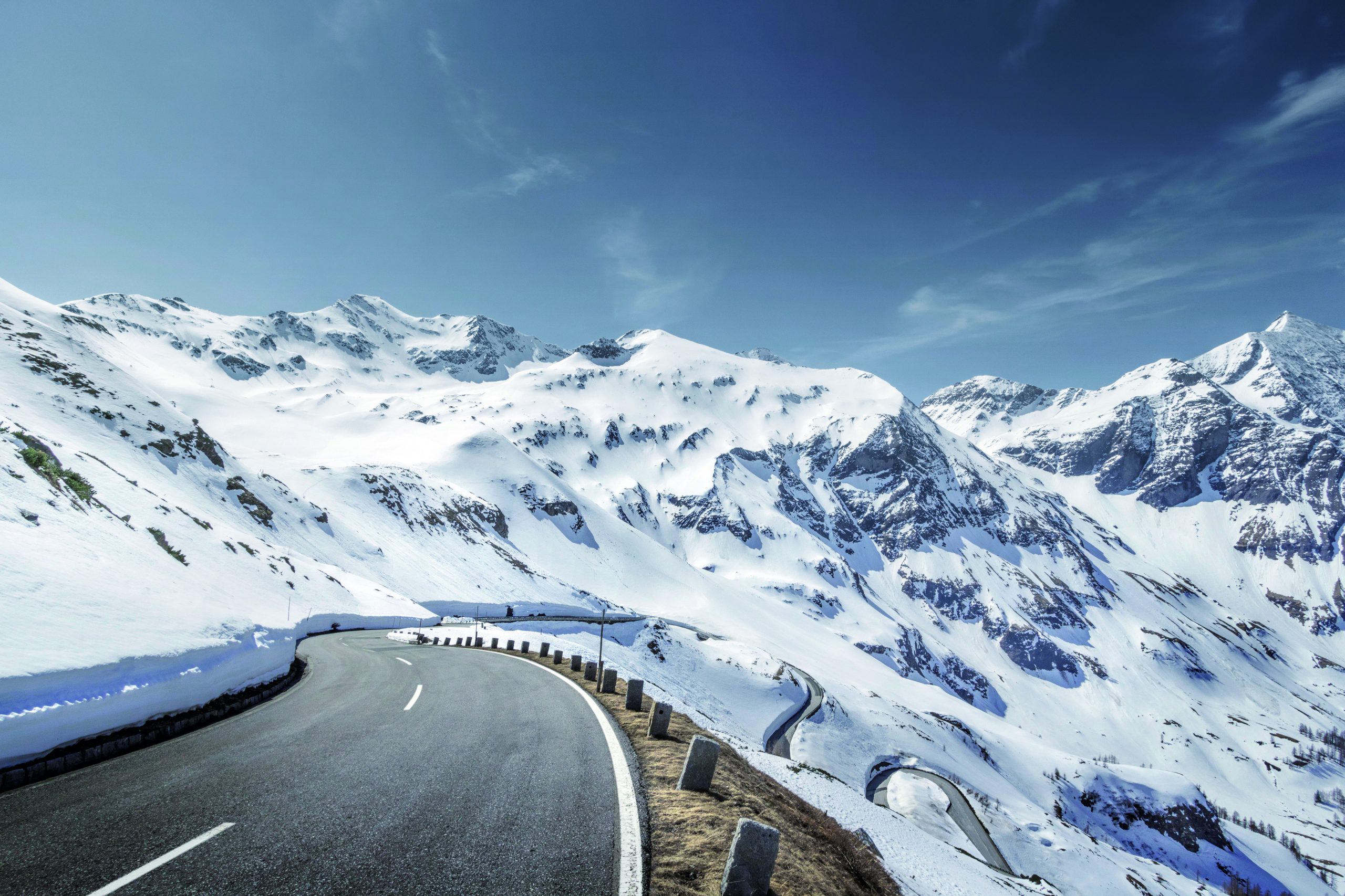 Mountain road in the alps | Alpensped